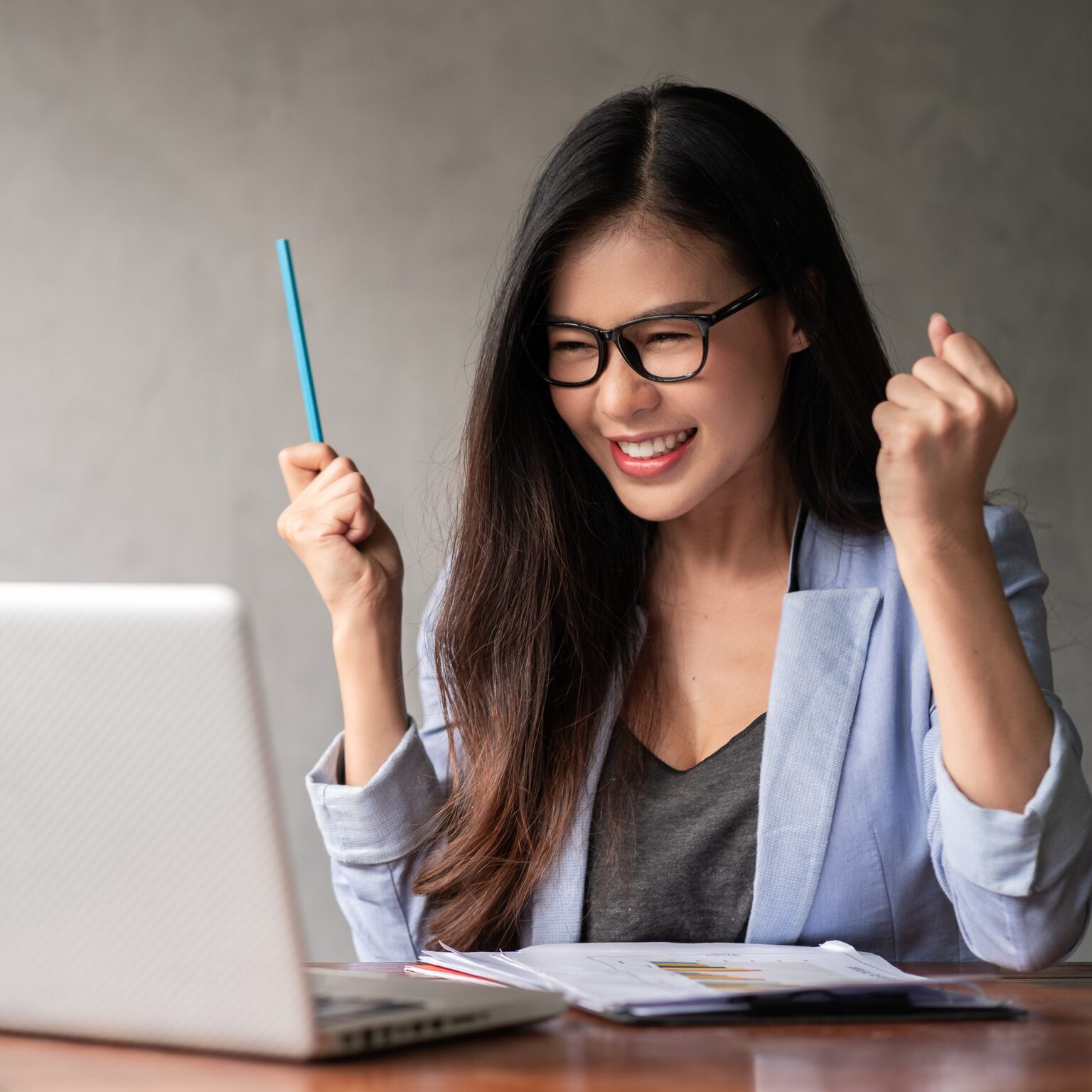 20 Tips to Help You Land a Job Overseas | HIRINGWORLD